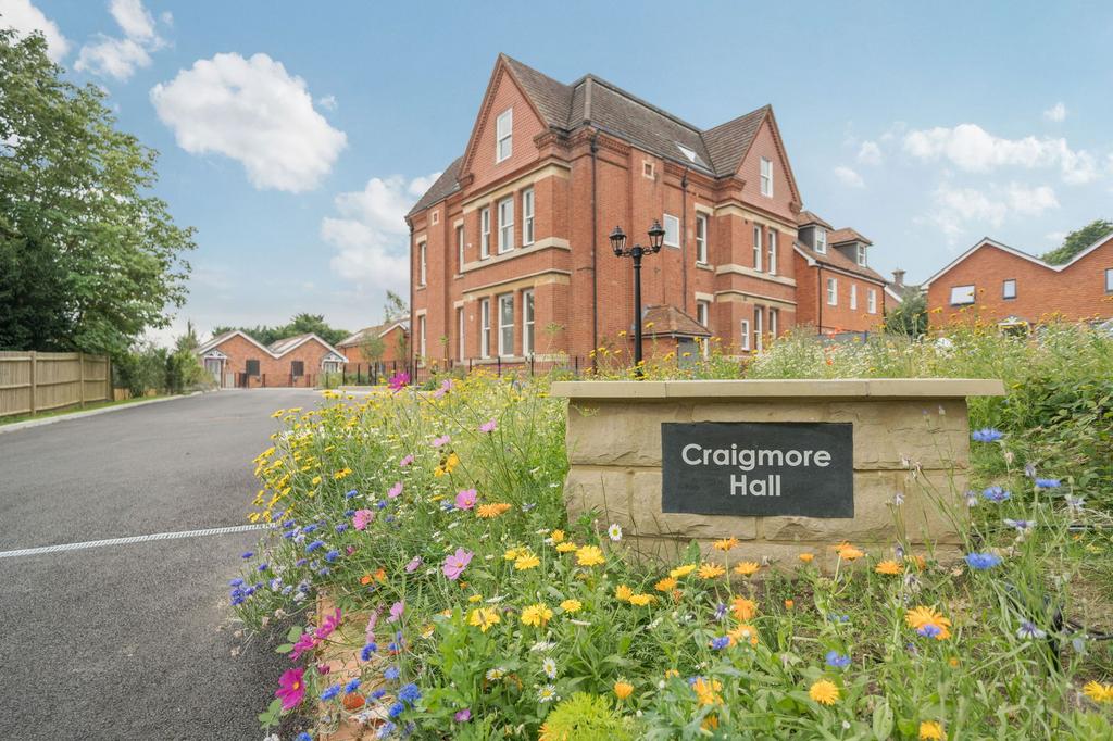 Crowborough Hill, Crowborough, East... 1 bed ground floor flat - £250,000