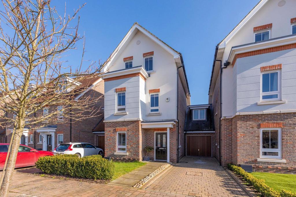 Pintail Way, Maidenhead SL6 4 bed link detached house for sale - £700,000