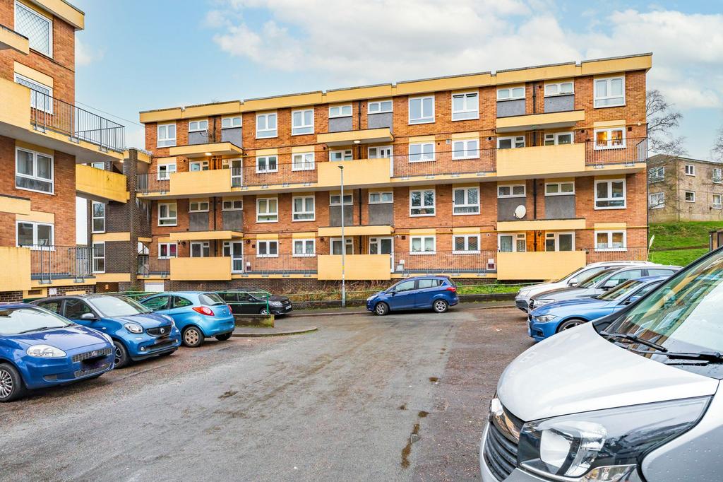 Heathgate, Norwich 3 bed apartment for sale - £140,000