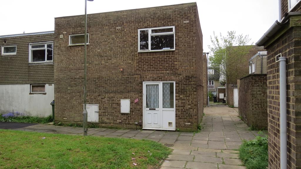 Copenhagen Close, Luton LU3 2 bed flat - £1,200 pcm (£277 pw)