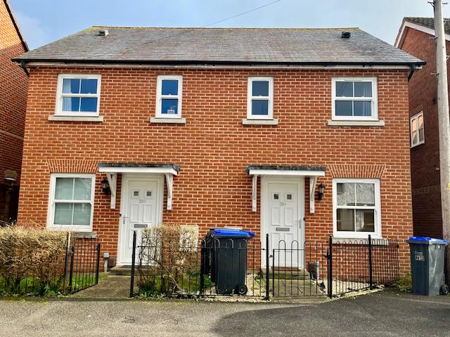 Avon Terrace, Salisbury SP2 3 bed semi-detached house to rent - £1,450 pcm (£335 pw)