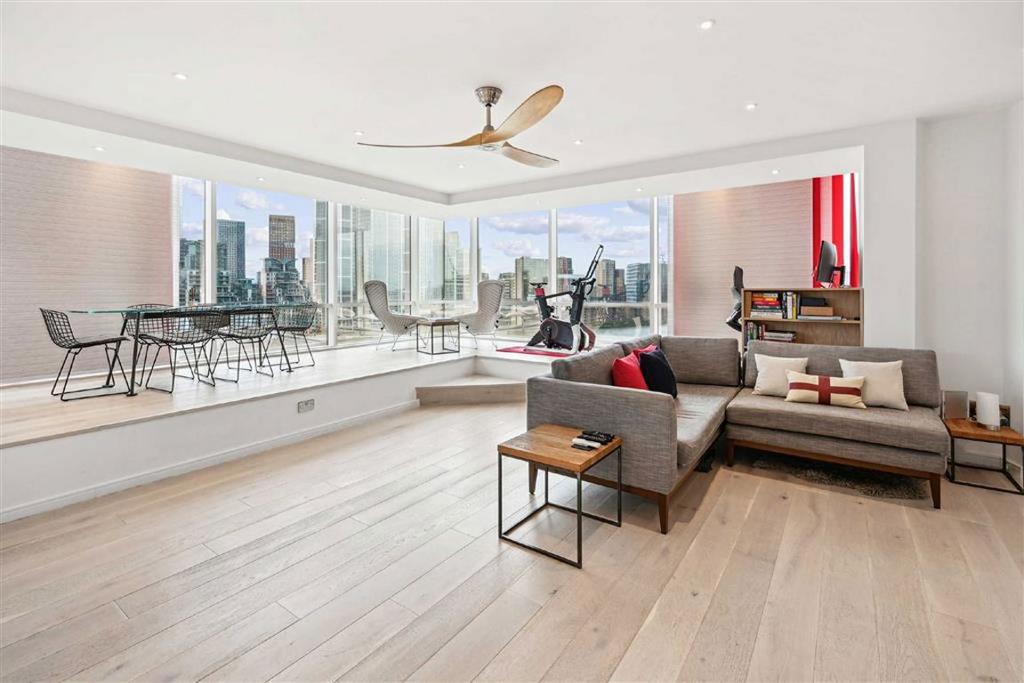 Grosvenor Road, London SW1V 2 bed flat for sale - £1,697,500