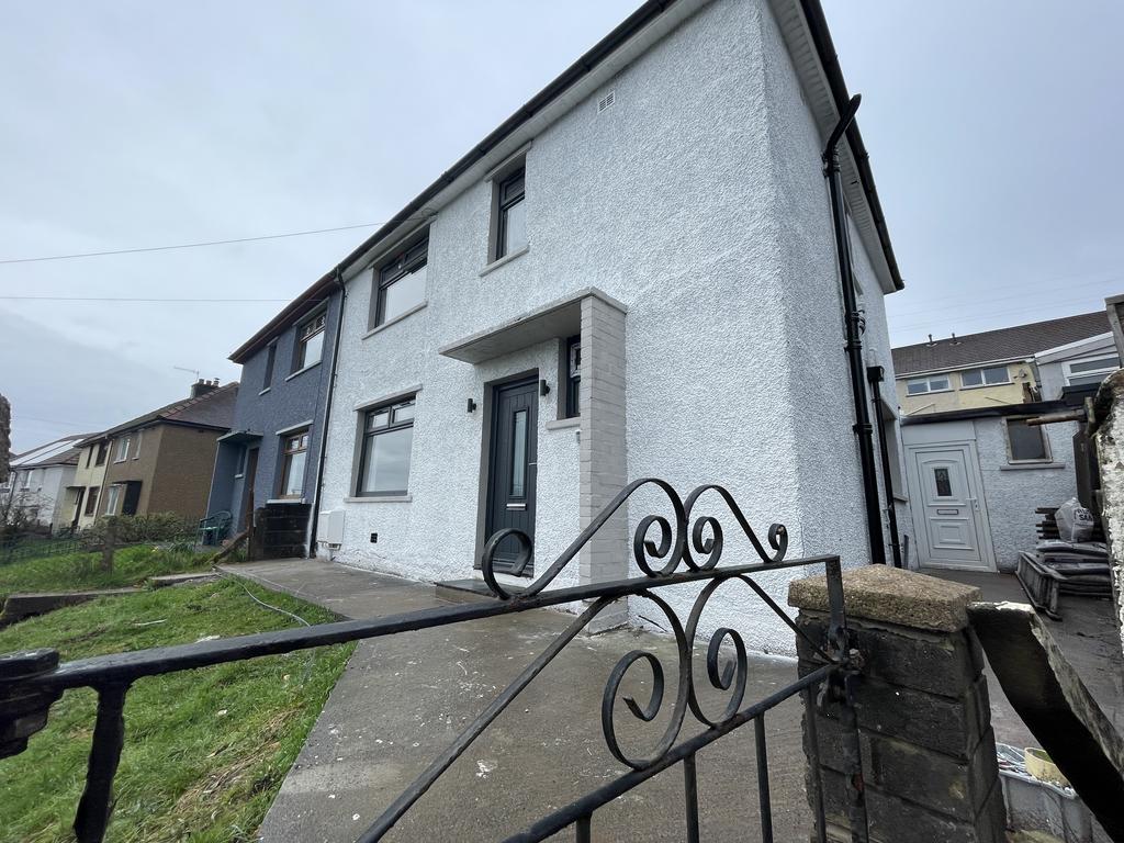 Brynheulog, Mountain Ash, CF45 3 bed semi-detached house to rent - £850 ...