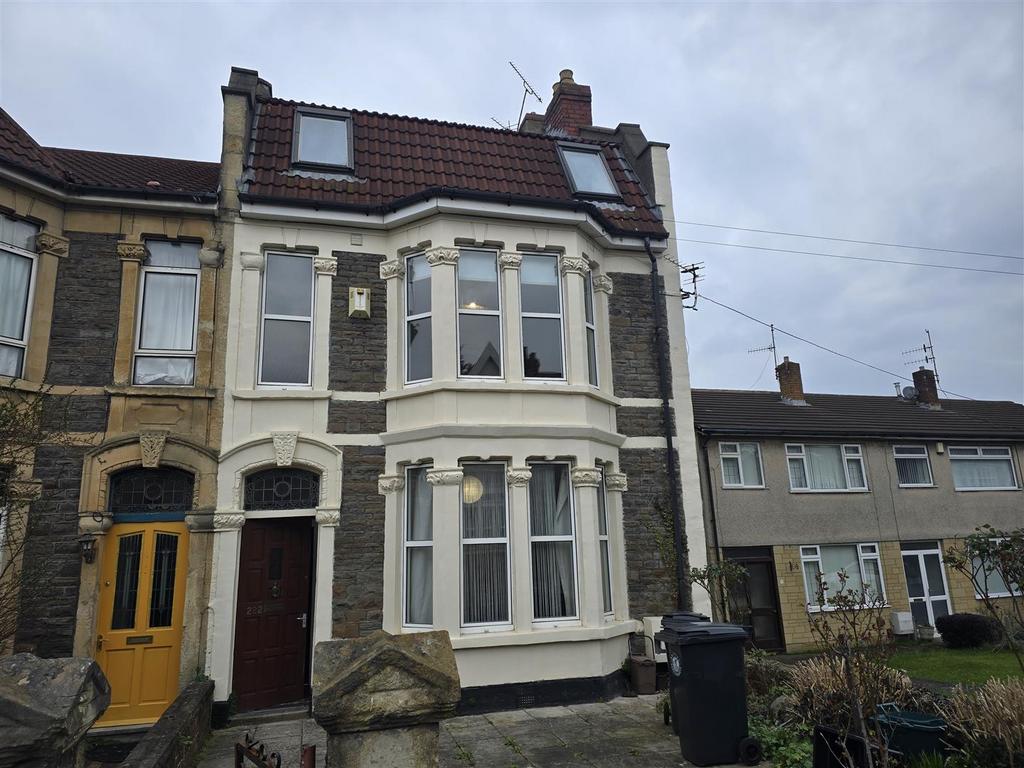 Overndale Road, Bristol BS16 7 bed end of terrace house - £4,000 pcm (£ ...