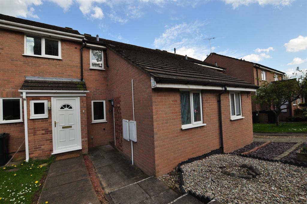 Lyttleton Square, Malvern 2 bed terraced house for sale - £199,950