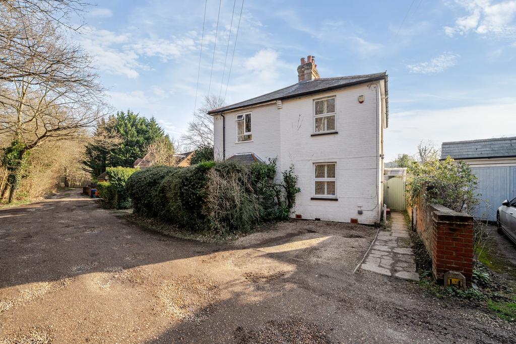 MAYFORD, WOKING 3 bed semi-detached house - £545,000