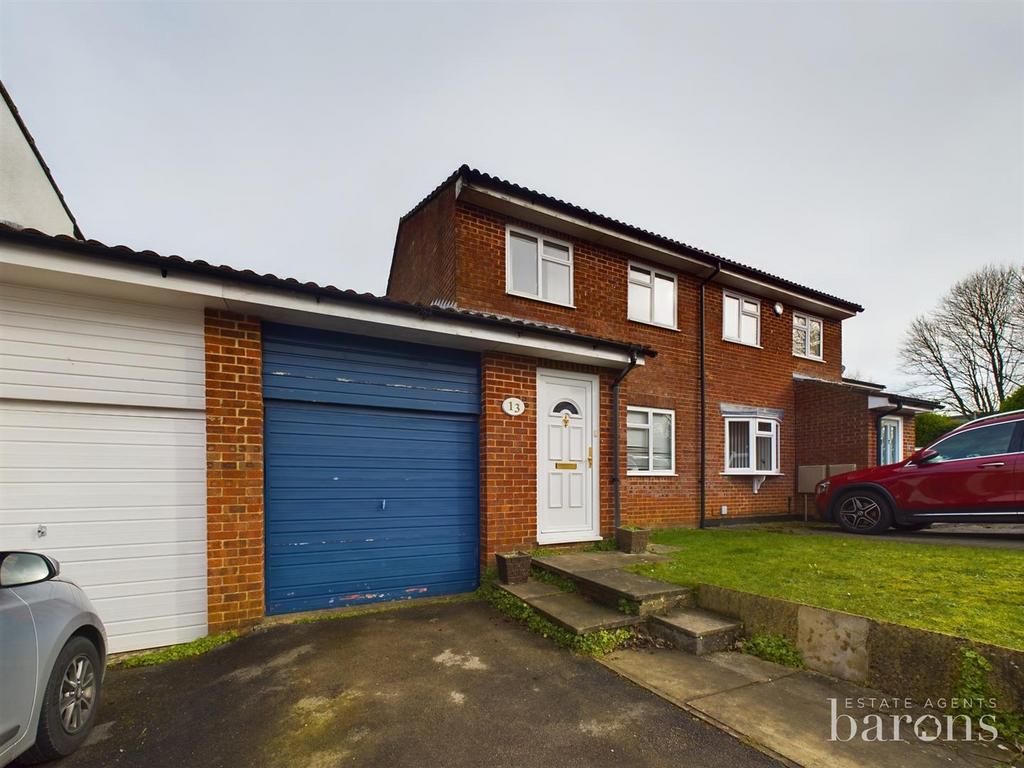 Mathias Walk, Basingstoke RG22 3 bed semi-detached house - £315,000
