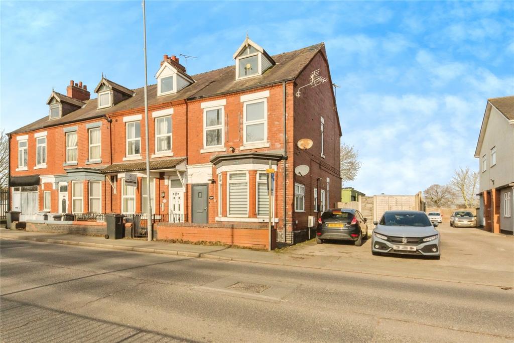 West Street, Crewe, Cheshire, CW1 2 bed end of terrace house - £130,000