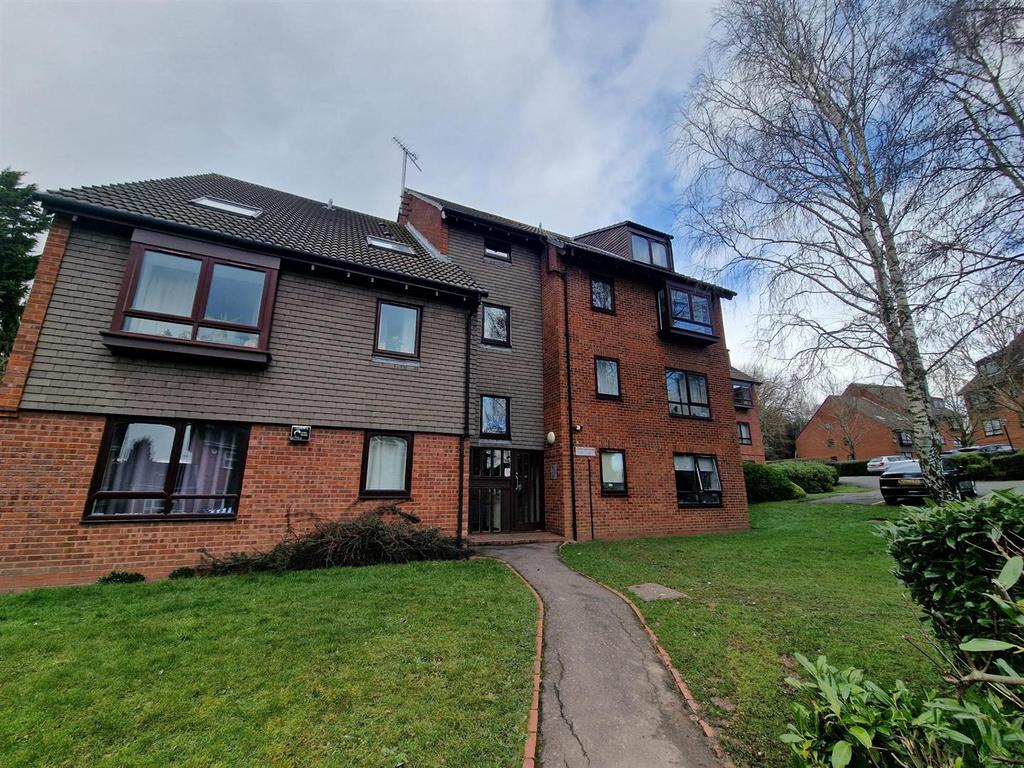 Humphrey Middlemore Drive, Harborne... 1 bed flat - £895 pcm (£207 pw)