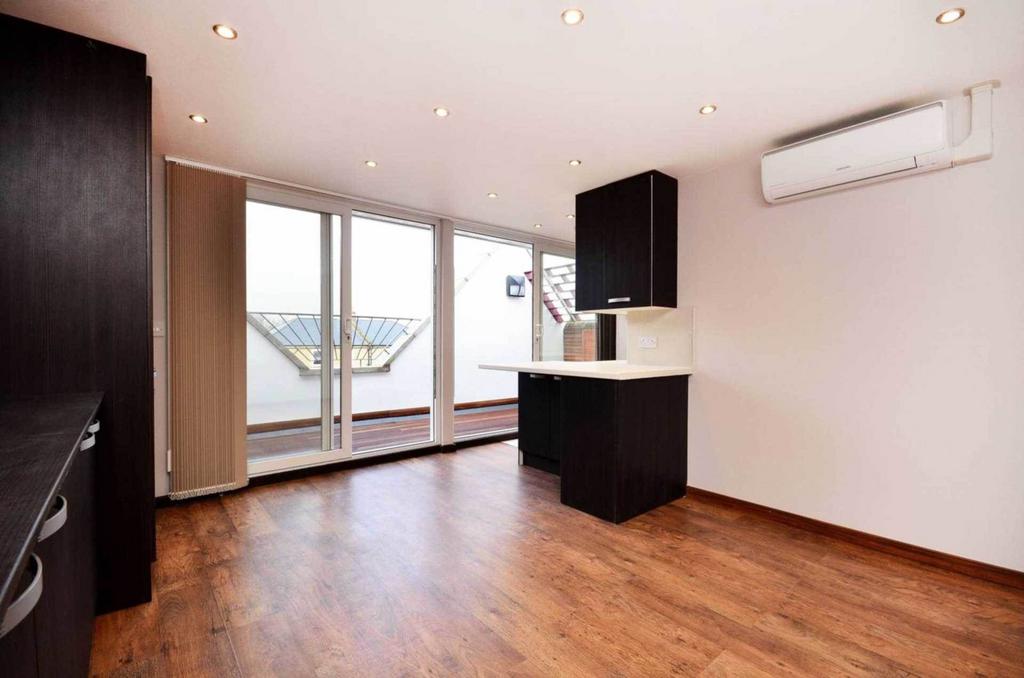 Ritherdon Road, Balham, SW17 3 bed penthouse to rent - £3,302 pcm (£762 pw)