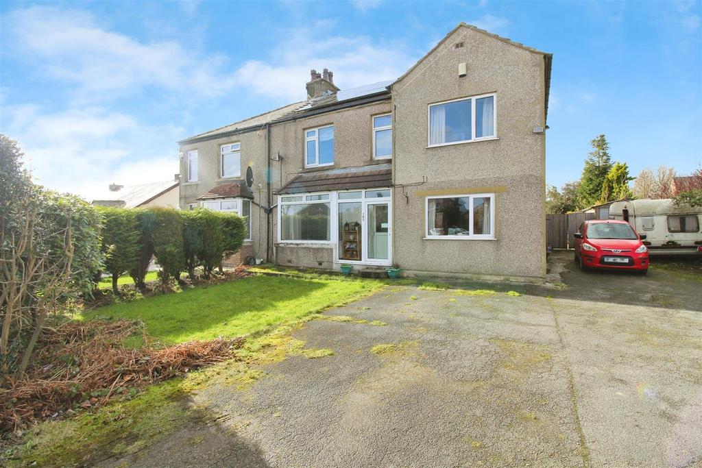 Reevy Avenue, Bradford BD6 7 bed semi-detached house for sale - £210,000