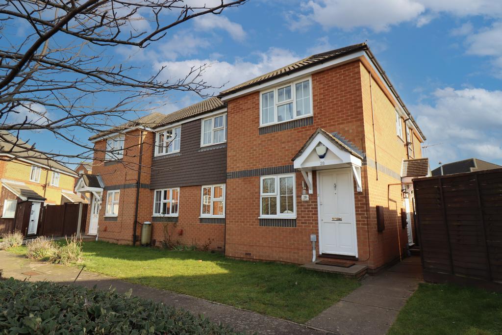 Dudley Close, Chafford Hundred RM16 2 bed ground floor maisonette - £ ...