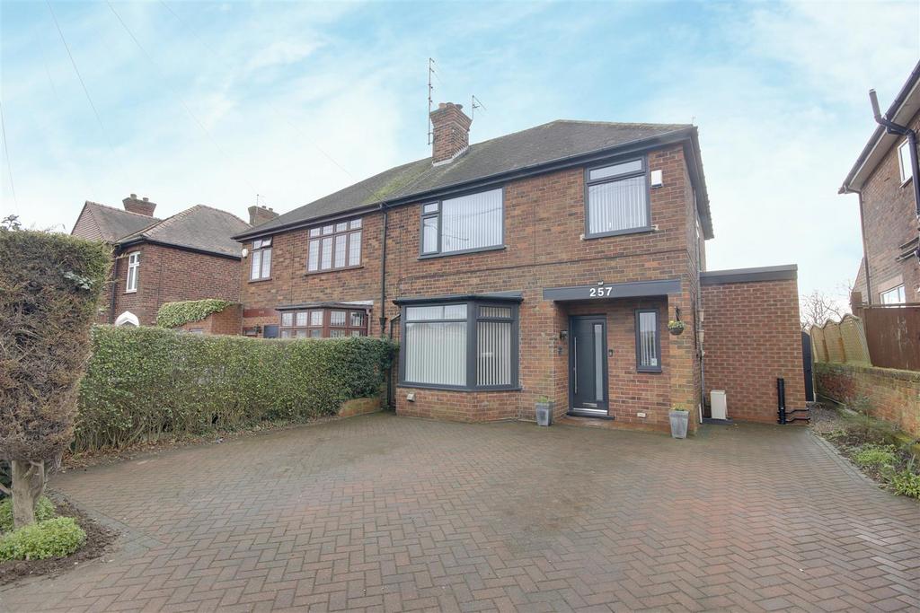 Boothferry Road, Hessle 3 bed semi-detached house - £289,950