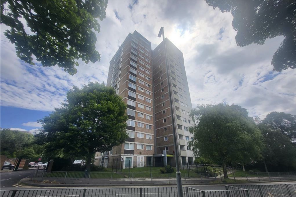Liverpool L33 2 bed flat - £10,000