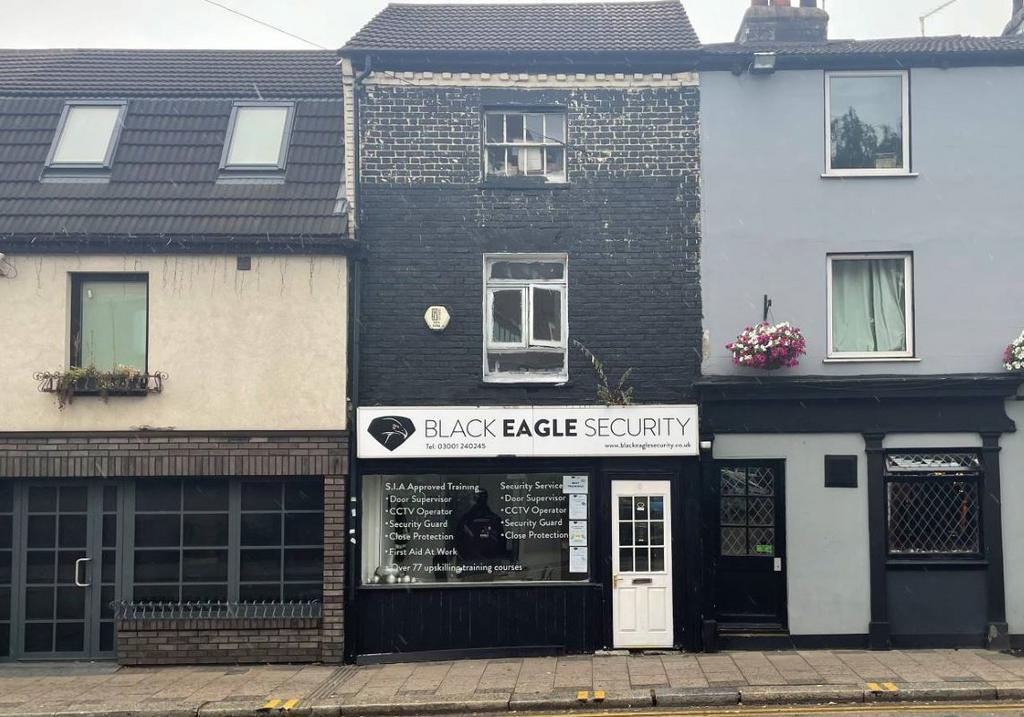 8 Darnley Road, Gravesend, Kent, DA11... Mixed use - £195,000