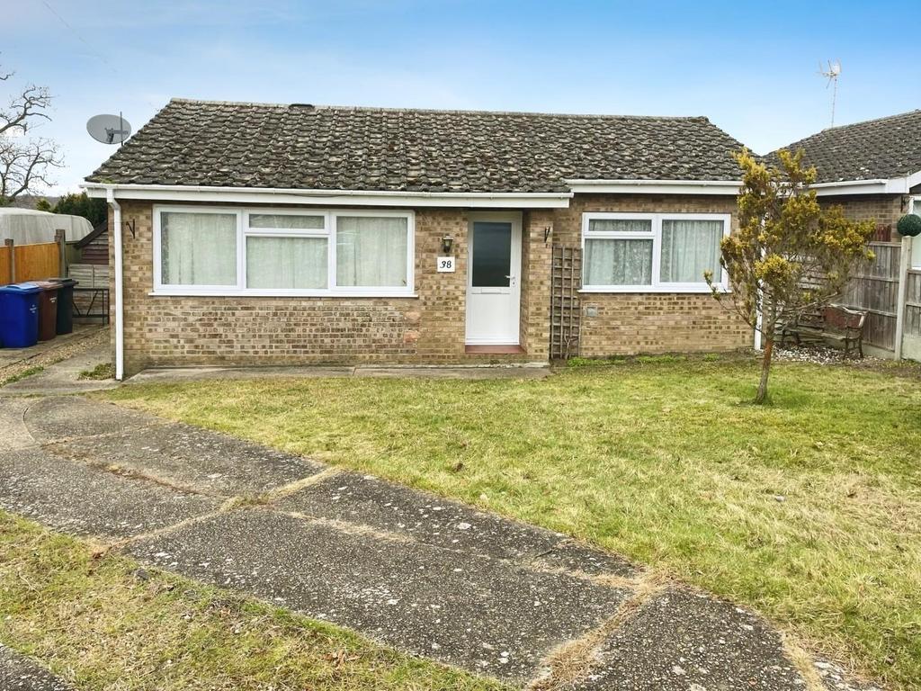 Robin Walk, Brandon IP27 2 bed detached bungalow - £200,000