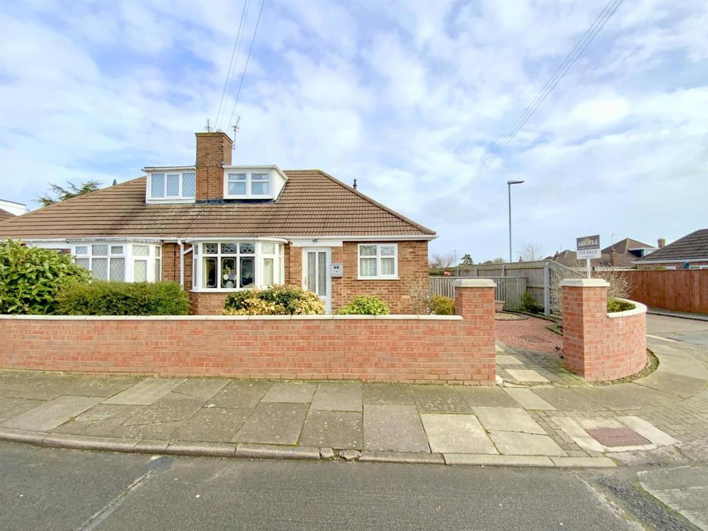 Croxby Avenue, Scartho 2 bed semi-detached bungalow for sale - £175,000