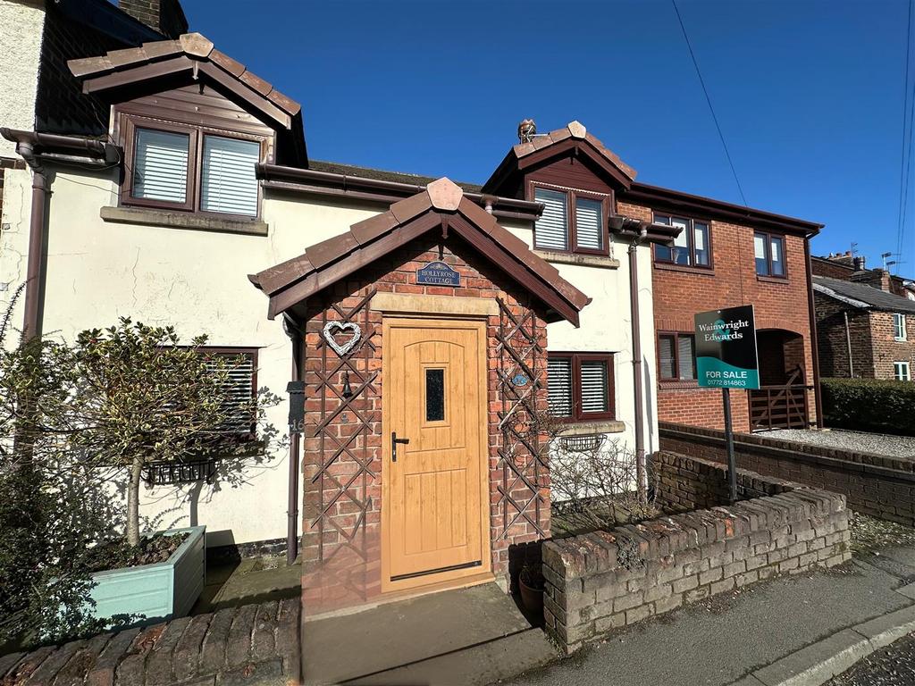 Gorse Lane, Tarleton, Preston 3 bed end of terrace house - £244,950