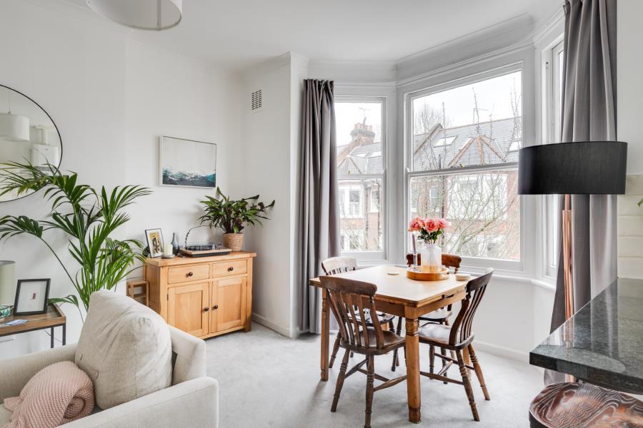 Pandora Road, West Hampstead, London... 2 bed flat to rent - £2,578 pcm ...