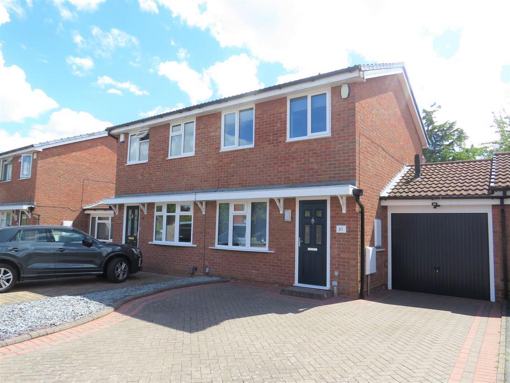 Bates Close, Sutton Coldfield B76 2 bed detached house - £1,200 pcm (£ ...
