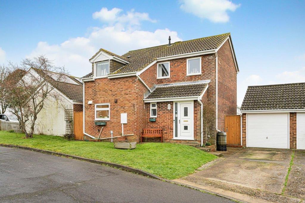 Morestead, Peacehaven, BN10 8EJ 4 bed detached house for sale - £450,000