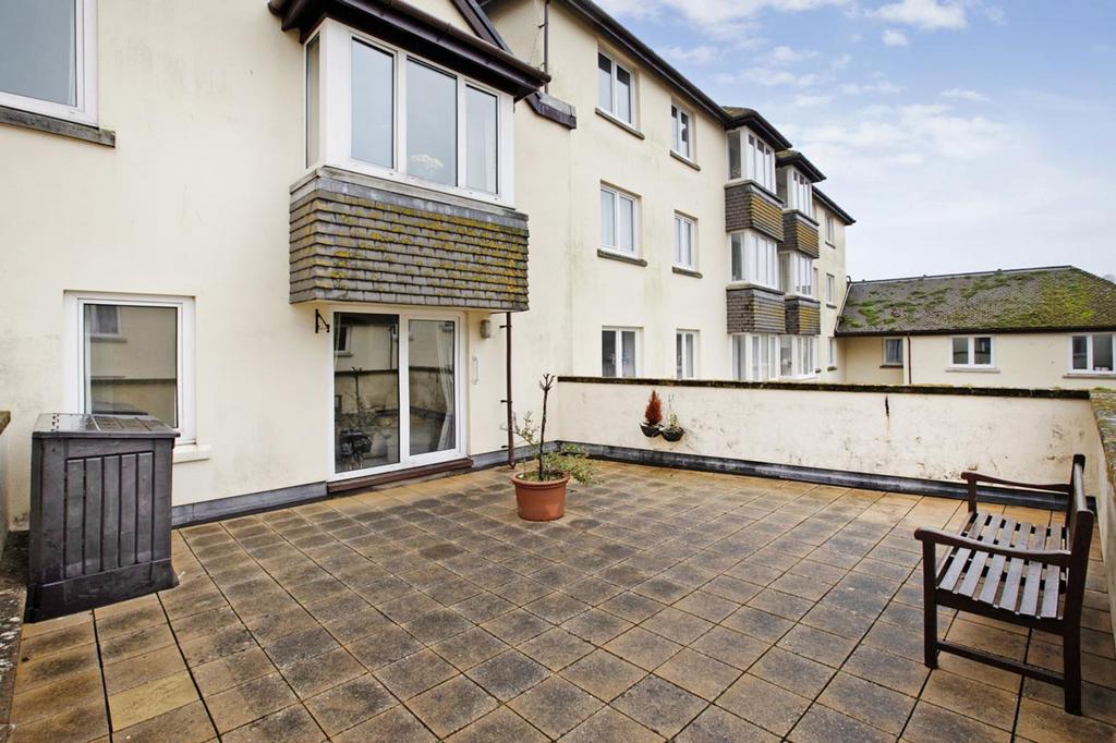 Leander Court, Strand, Teignmouth... 2 bed flat for sale - £160,000