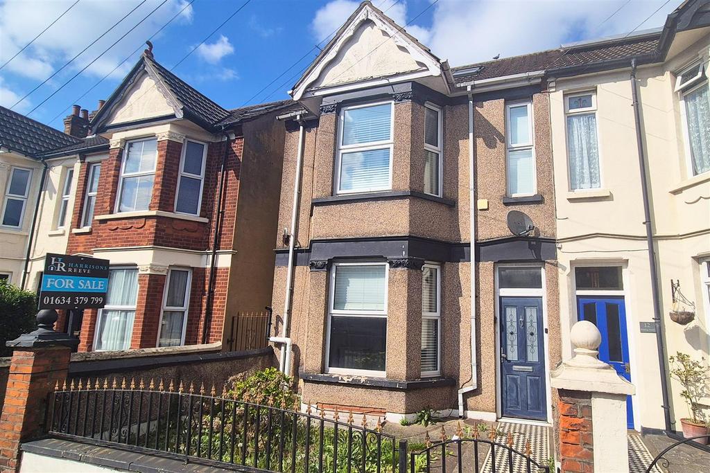 Watling Street, Gillingham 7 bed semi-detached house for sale - £495,000