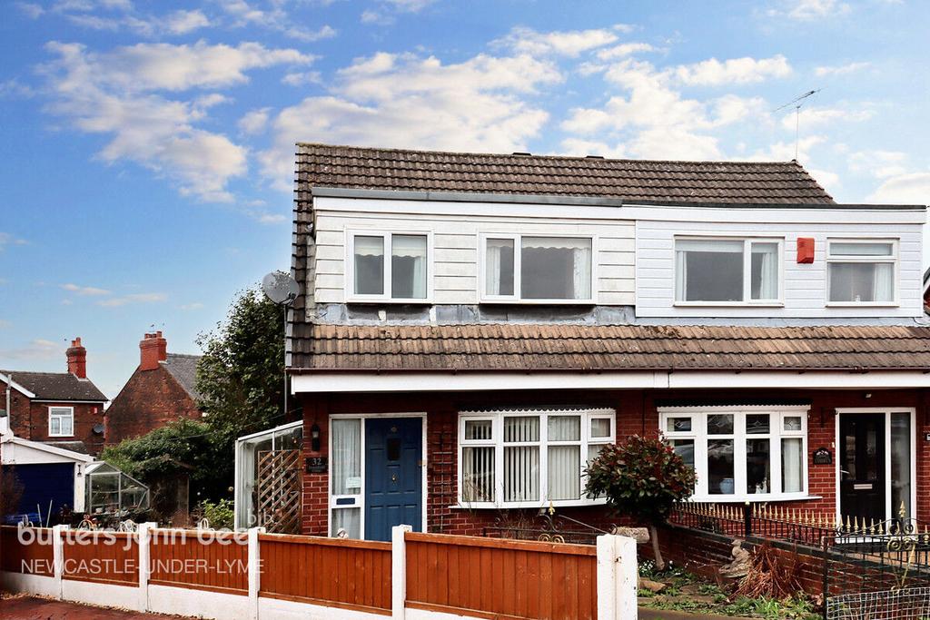 Townfield Close, Stoke on Trent 3 bed semi-detached house - £140,000
