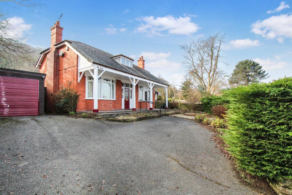 Celyn Drive, Caergwrle 3 bed detached house for sale - £325,000