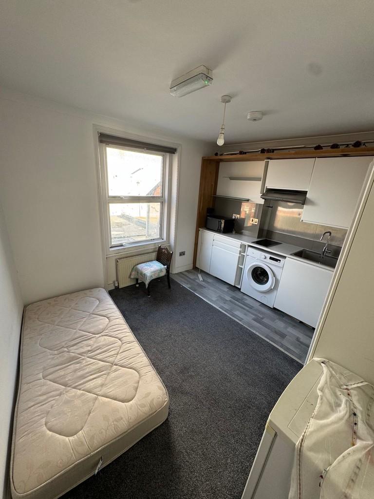 Chamberlayne Road, Kensal Rise NW10 Studio - £1,175 pcm (£271 pw)