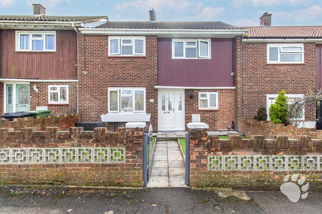 Delhi Road, Basildon SS13 3 bed terraced house for sale - £350,000