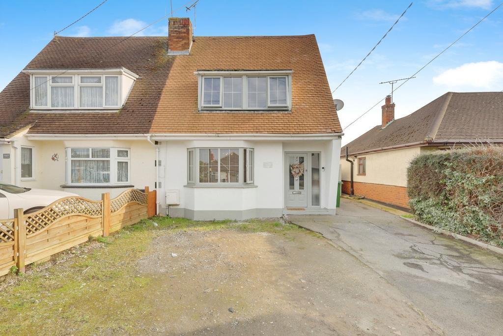 Church Road, Benfleet, SS7 4 bed semi-detached house - £475,000