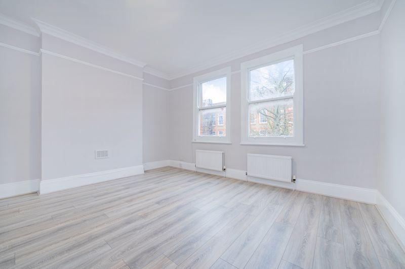 Essendine Road, Maida Vale W9 2 bed apartment - £2,301 pcm (£531 pw)