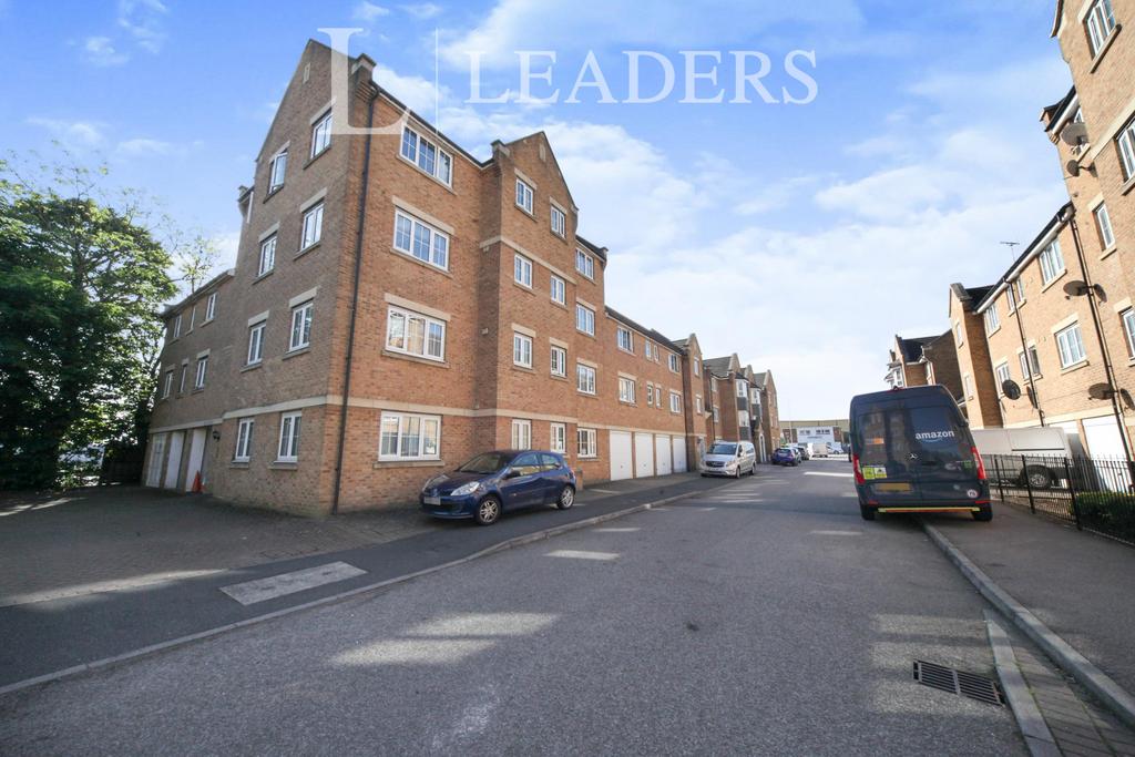 Bramley Court - LU5 4GB 2 bed apartment - £1,250 pcm (£288 pw)