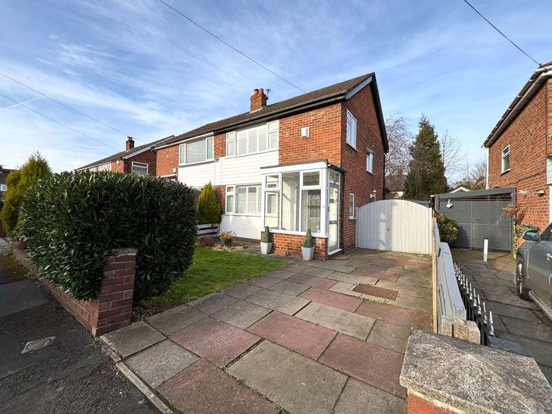 Fairbourne Drive, Altrincham WA15 3 bed semi-detached house for sale ...