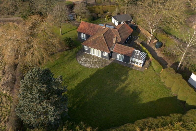 High Elms Lane, Stevenage SG2 3 bed detached bungalow - £1,000,000