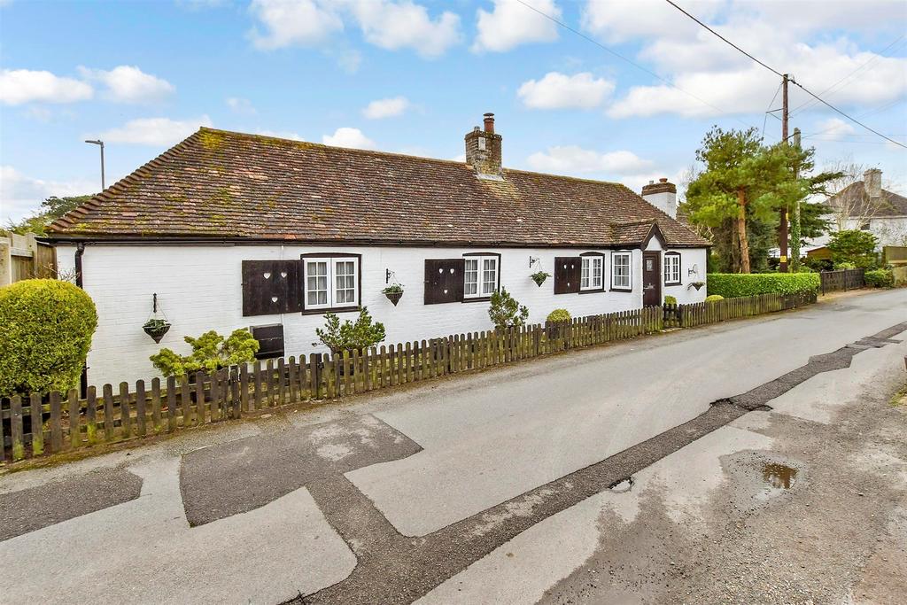 Napchester Road, Whitfield, Dover, Kent 2 bed cottage - £380,000