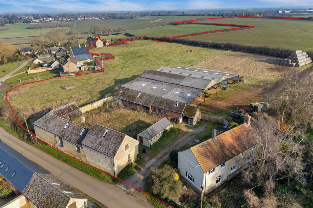 Barrow, Oakham, Rutland 4 bed property with land for sale - £1,000,000