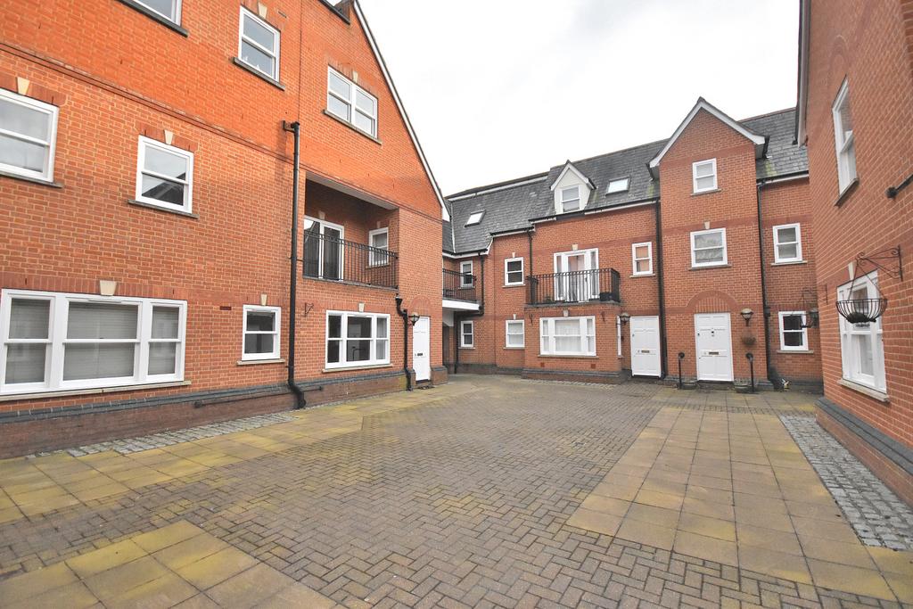 Bentfield Road, Essex CM24 Studio - £900 pcm (£208 pw)