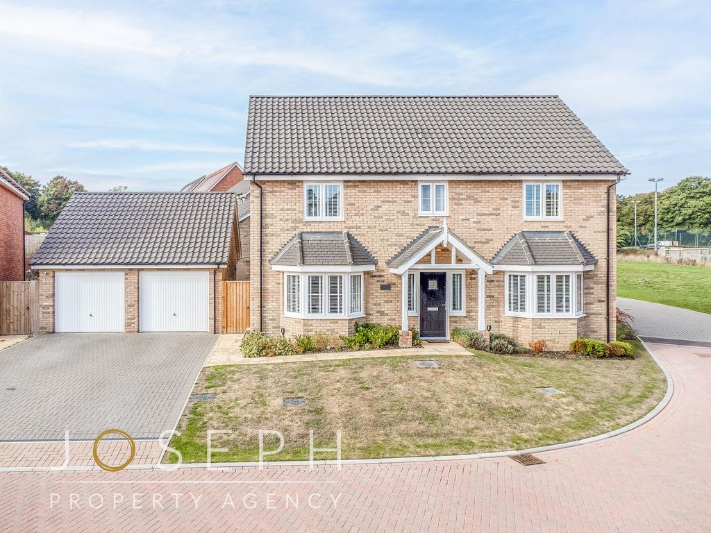 Gorse Field Close, Sproughton, IP8 4 bed detached house - £575,000