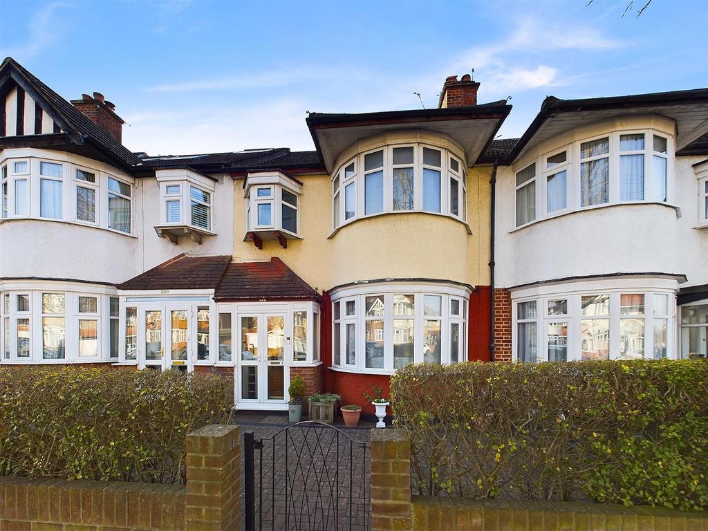 Victoria Road, Ruislip HA4 3 bed terraced house - £600,000