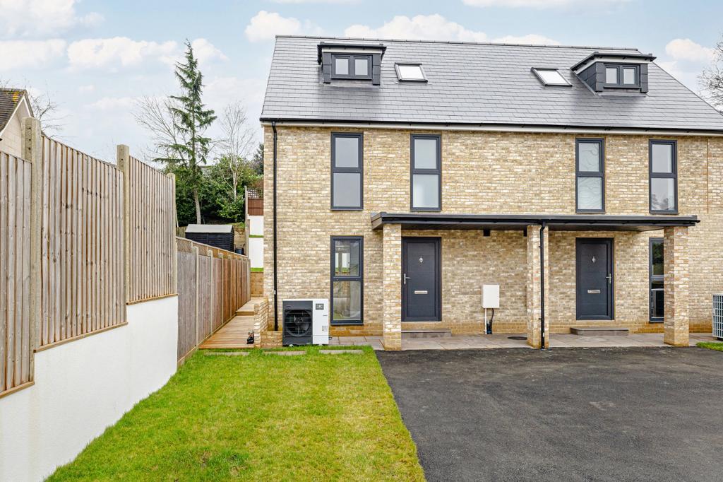 Bonner Close, 192 Stansted Road... 3 bed semi-detached house - £595,000
