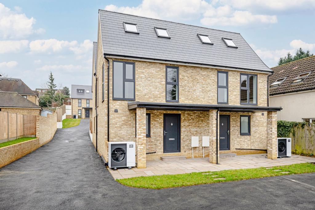Bonner Close, 192 Stansted Road... 3 bed semi-detached house - £575,000