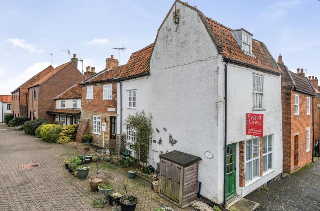 Market Place, Folkingham, Sleaford... 3 bed detached house - £165,000