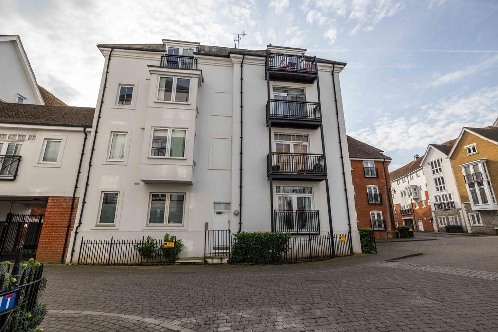 Old Watling Street, Canterbury, CT1 2 bed flat for sale - £220,000