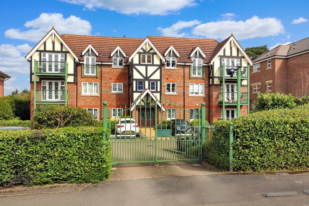 Northwood HA6 3 bed flat - £2,400 pcm (£554 pw)