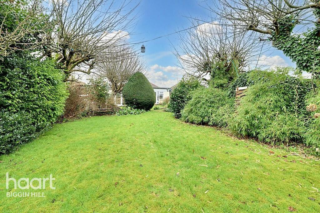 Old Tye Avenue, Biggin Hill 4 bed bungalow - £575,000