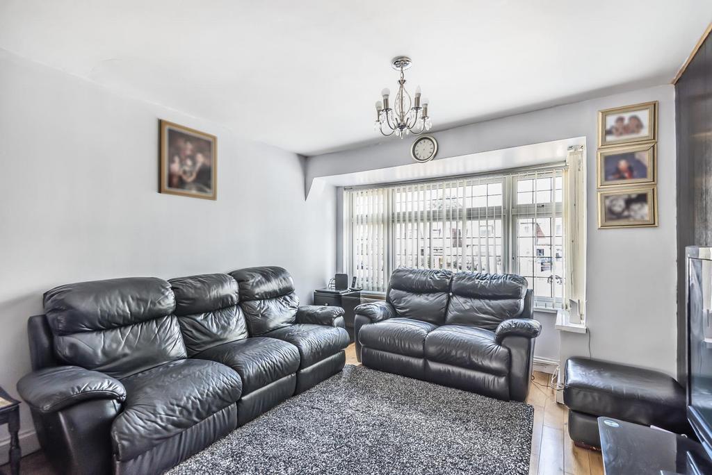 Park View Road, Middlesex UB8 3 bed end of terrace house - £2,650 pcm ...