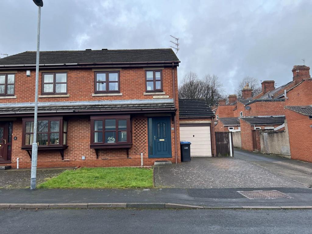 Wesley Grove, Bishop Auckland 3 bed semi-detached house - £130,000