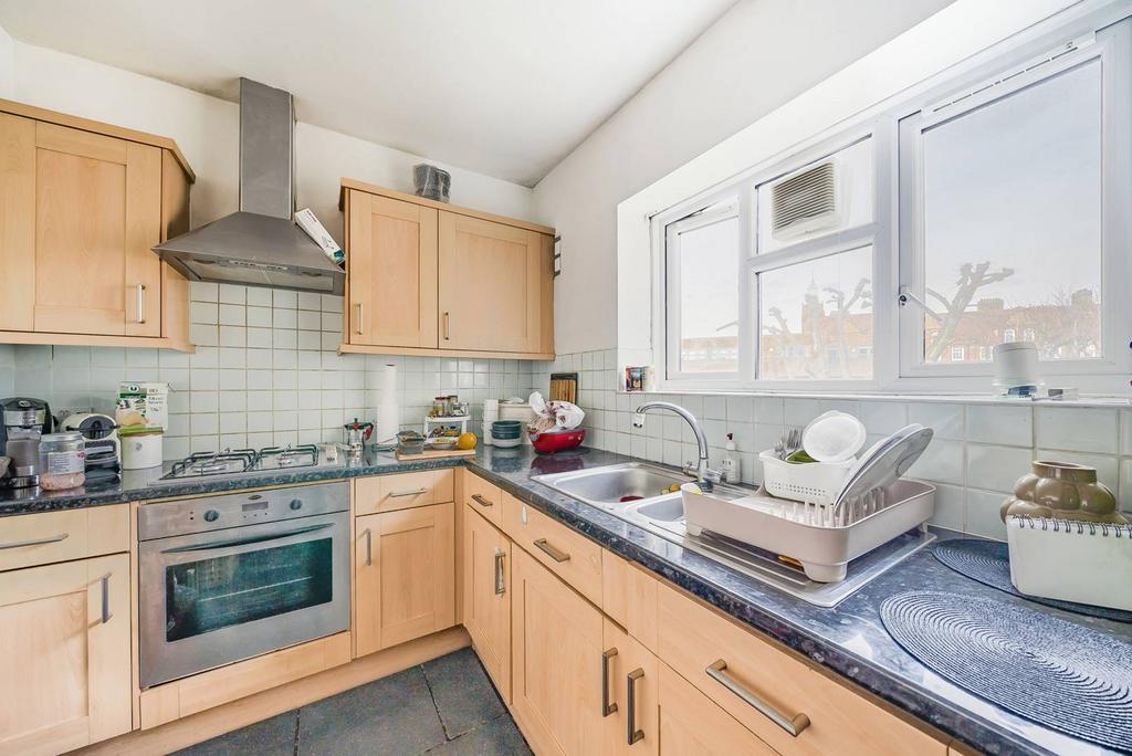 Lochinvar Street, Balham, London, SW12 2 bed flat - £2,000 pcm (£462 pw)